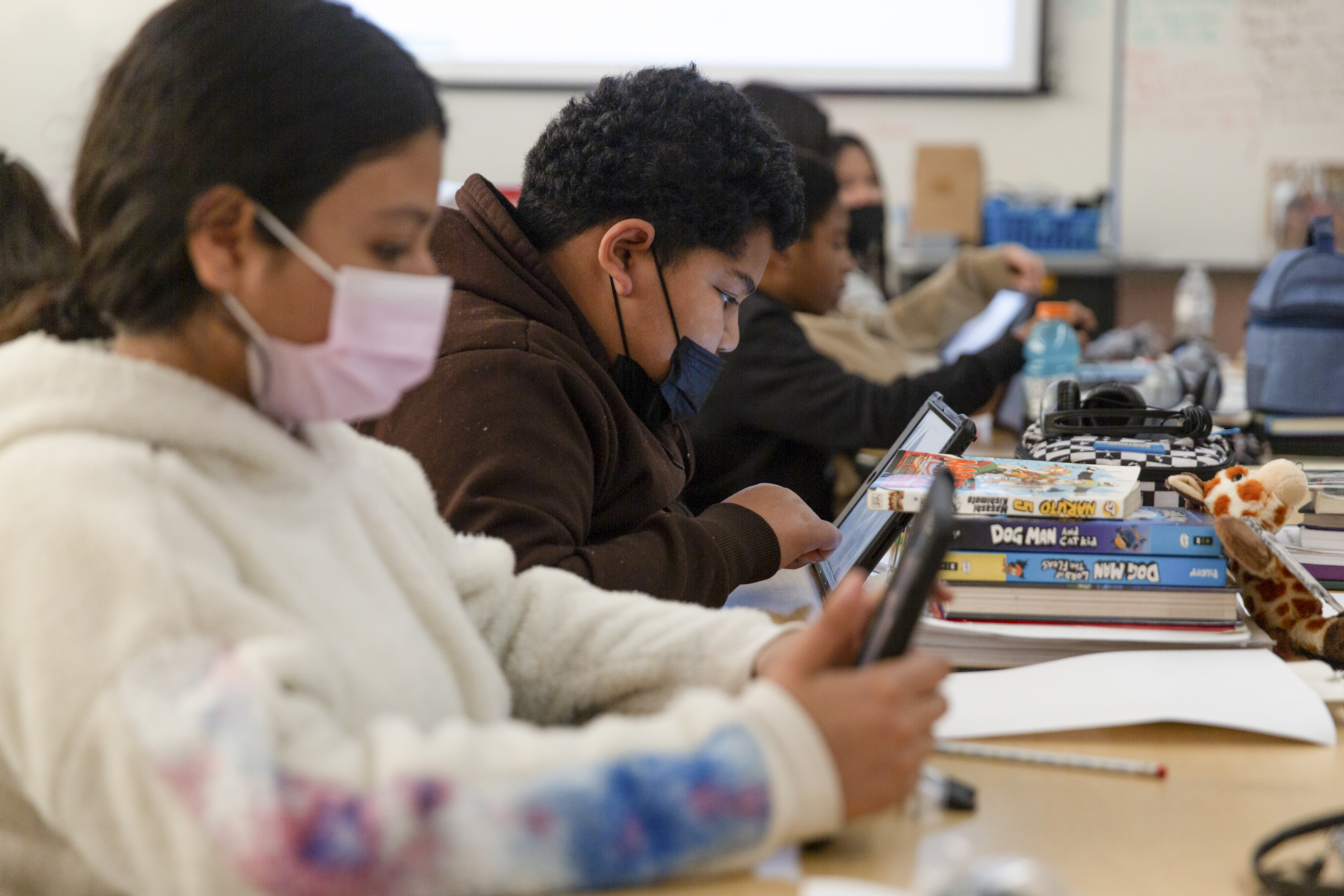 California schools turn to the courts to fight social media - CalMatters